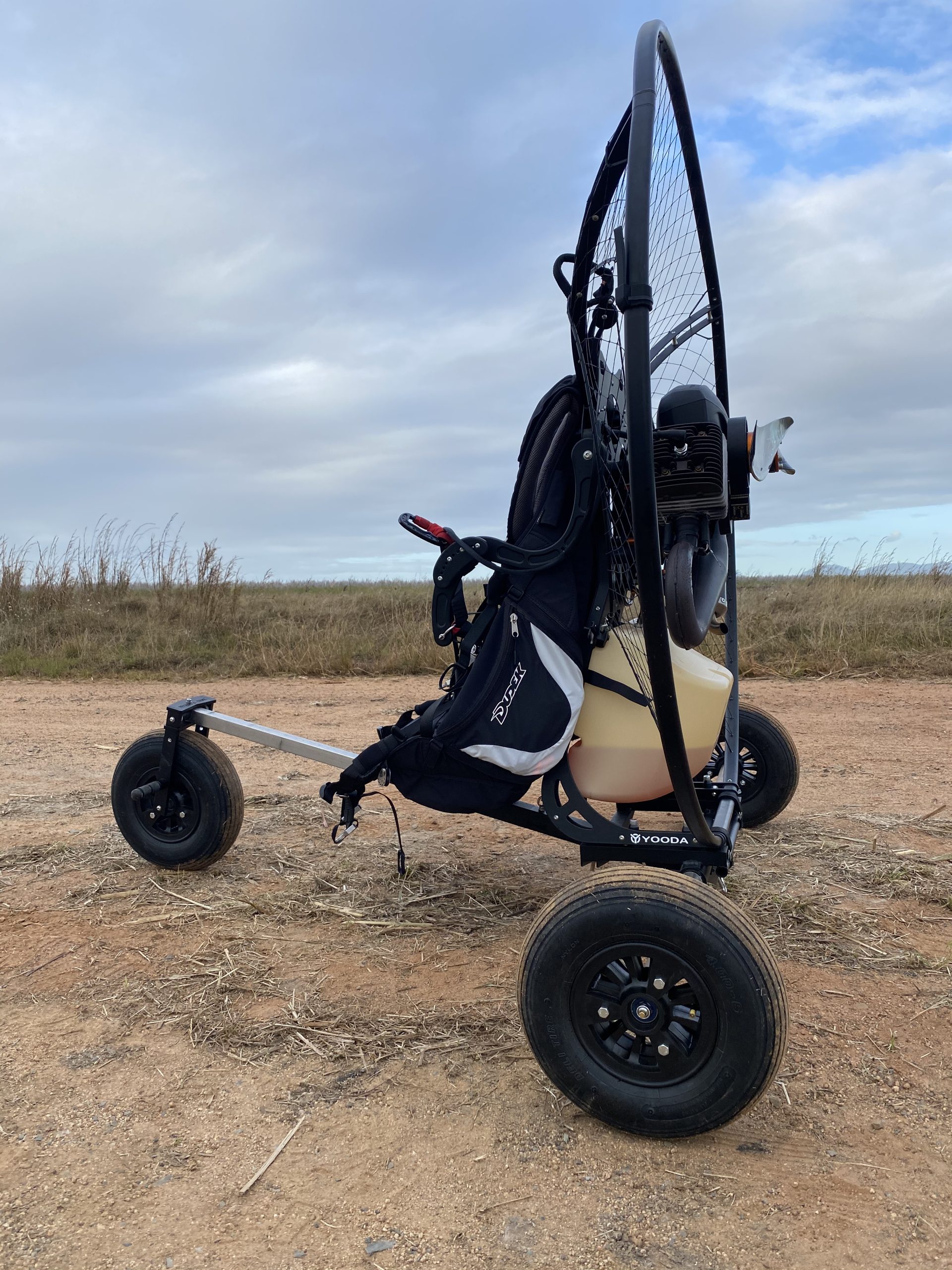 Retracta Trike – Turn your paramotor in to a trike & back again, in ...